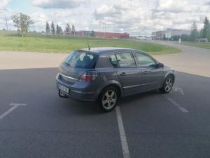 Grey Opel Astra 2007 in Vilnius, with an engine capacity of 1.90 L and mileage of 328 thousand km for 1150 €, photo 5 on AUTOMOTO.COM.LV