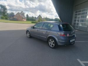 Grey Opel Astra 2007 in Vilnius, with an engine capacity of 1.90 L and mileage of 328 thousand km for 1150 €, photo 7 on AUTOMOTO.COM.LV