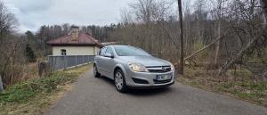 Grey Opel Astra 2007 in Vilnius, with an engine capacity of 1.20 L and mileage of 195 thousand km for 950 €, photo  on AUTOMOTO.COM.LV