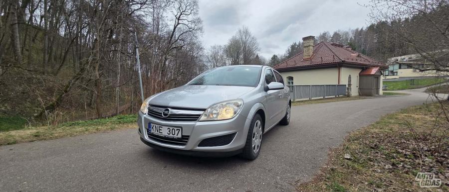 Grey Opel Astra 2007 in Vilnius, with an engine capacity of 1.20 L and mileage of 195 thousand km for 950 €, photo 3 on AUTOMOTO.COM.LV