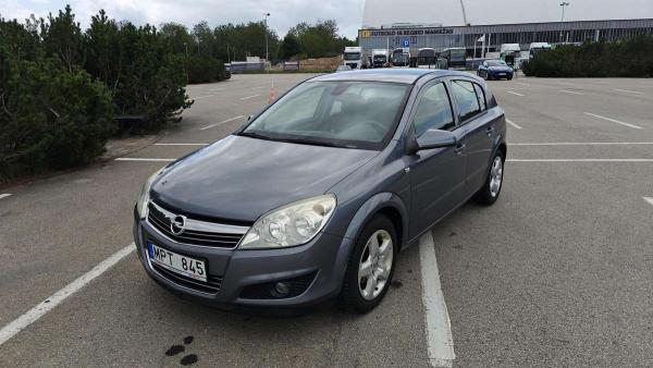 Grey Opel Astra 2007 in Siauliai, with an engine capacity of 1.60 L and mileage of 163 thousand km for 2000 €, photo 2 on AUTOMOTO.COM.LV