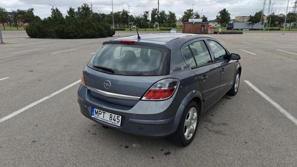 Grey Opel Astra 2007 in Siauliai, with an engine capacity of 1.60 L and mileage of 163 thousand km for 2000 €, photo 7 on AUTOMOTO.COM.LV