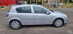 Grey Opel Astra 2007 in Kaunas, with an engine capacity of 1.30 L and mileage of 448 thousand km for 600 €, photo 4 on AUTOMOTO.COM.LV