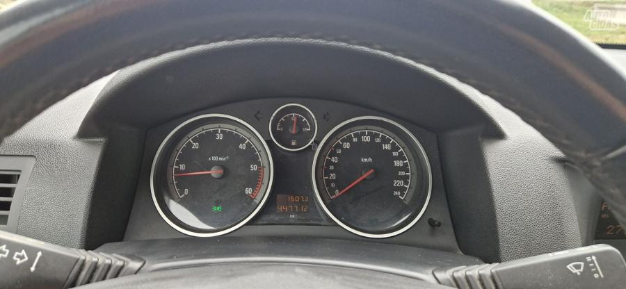 Grey Opel Astra 2007 in Kaunas, with an engine capacity of 1.30 L and mileage of 448 thousand km for 600 €, photo 6 on AUTOMOTO.COM.LV