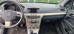 Grey Opel Astra 2007 in Kaunas, with an engine capacity of 1.30 L and mileage of 448 thousand km for 600 €, photo 7 on AUTOMOTO.COM.LV