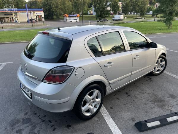 Pelēks Opel Astra 2007 Alīta, ar dzinēja tilpumu 1.30 L un nobraukumu 400 tūkst. km par 1000 €, foto 2 vietnē AUTOMOTO.COM.LV