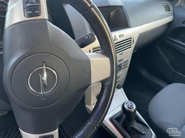 Pelēks Opel Astra 2007 Alīta, ar dzinēja tilpumu 1.30 L un nobraukumu 400 tūkst. km par 1000 €, foto 10 vietnē AUTOMOTO.COM.LV