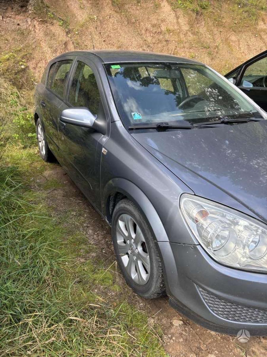 Pelēks Opel Astra 2007 Kauņa, ar dzinēja tilpumu 1.69 L un nobraukumu 240 tūkst. km par 420 €, foto 4 vietnē AUTOMOTO.COM.LV