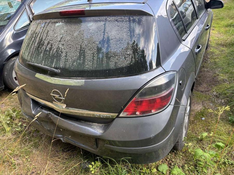 Pelēks Opel Astra 2007 Kauņa, ar dzinēja tilpumu 1.69 L un nobraukumu 240 tūkst. km par 420 €, foto 6 vietnē AUTOMOTO.COM.LV