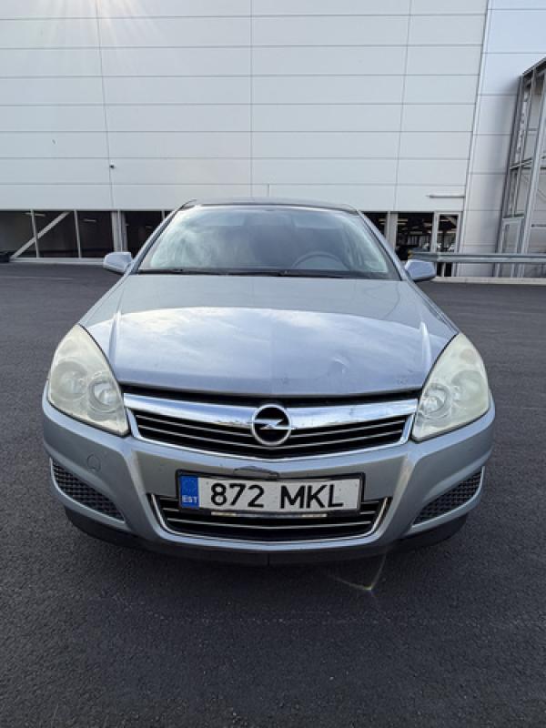 Pelēks Opel Astra 2007 Tallina, ar dzinēja tilpumu 1.40 L un nobraukumu 364 tūkst. km par 500 €, foto 2 vietnē AUTOMOTO.COM.LV
