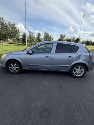 Grey Opel Astra 2007 in Tallinn, with an engine capacity of 1.40 L and mileage of 364 thousand km for 500 €, photo 12 on AUTOMOTO.COM.LV