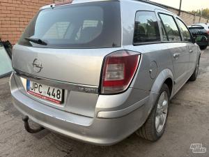 Grey Opel Astra 2007 in Visaginas, with an engine capacity of 1.90 L and mileage of 300 thousand km for 1300 €, photo 7 on AUTOMOTO.COM.LV