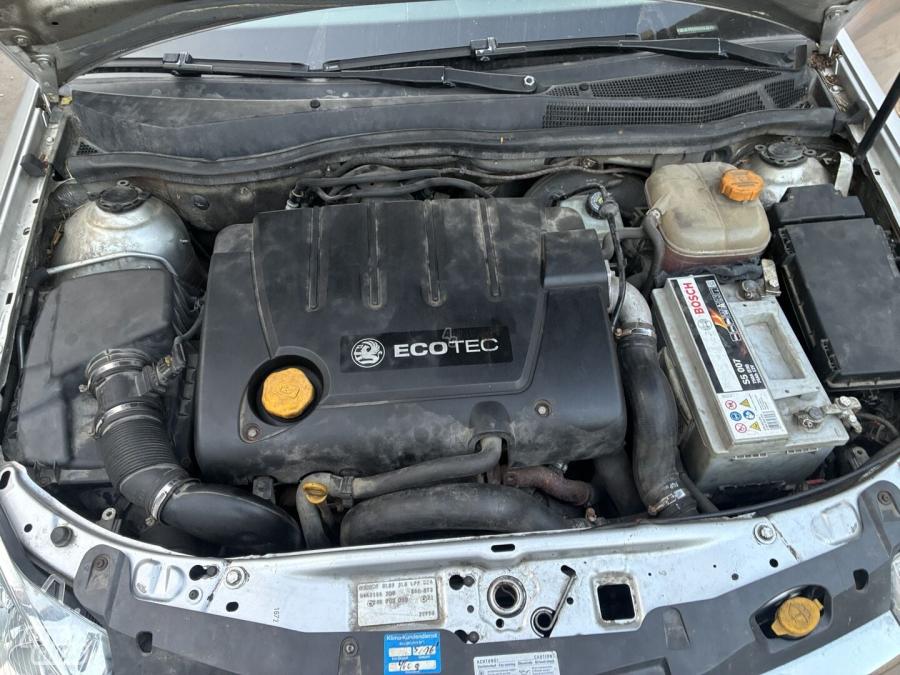 Grey Opel Astra 2007 in Visaginas, with an engine capacity of 1.90 L and mileage of 300 thousand km for 1300 €, photo 13 on AUTOMOTO.COM.LV