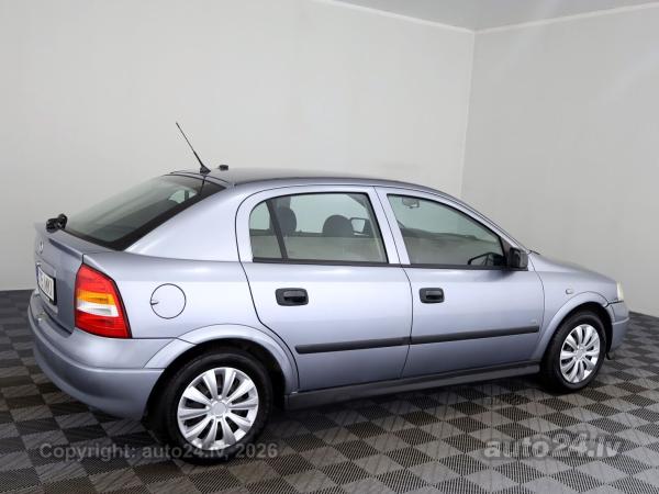 Grey Opel Astra 2007 in Tallinn, with an engine capacity of 1.60 L and mileage of 194 thousand km for 999 €, photo 3 on AUTOMOTO.COM.LV