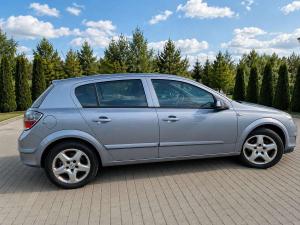 Grey Opel Astra 2007 in Kaunas, with an engine capacity of 1.36 L and mileage of 211 thousand km for 1980 €, photo 3 on AUTOMOTO.COM.LV