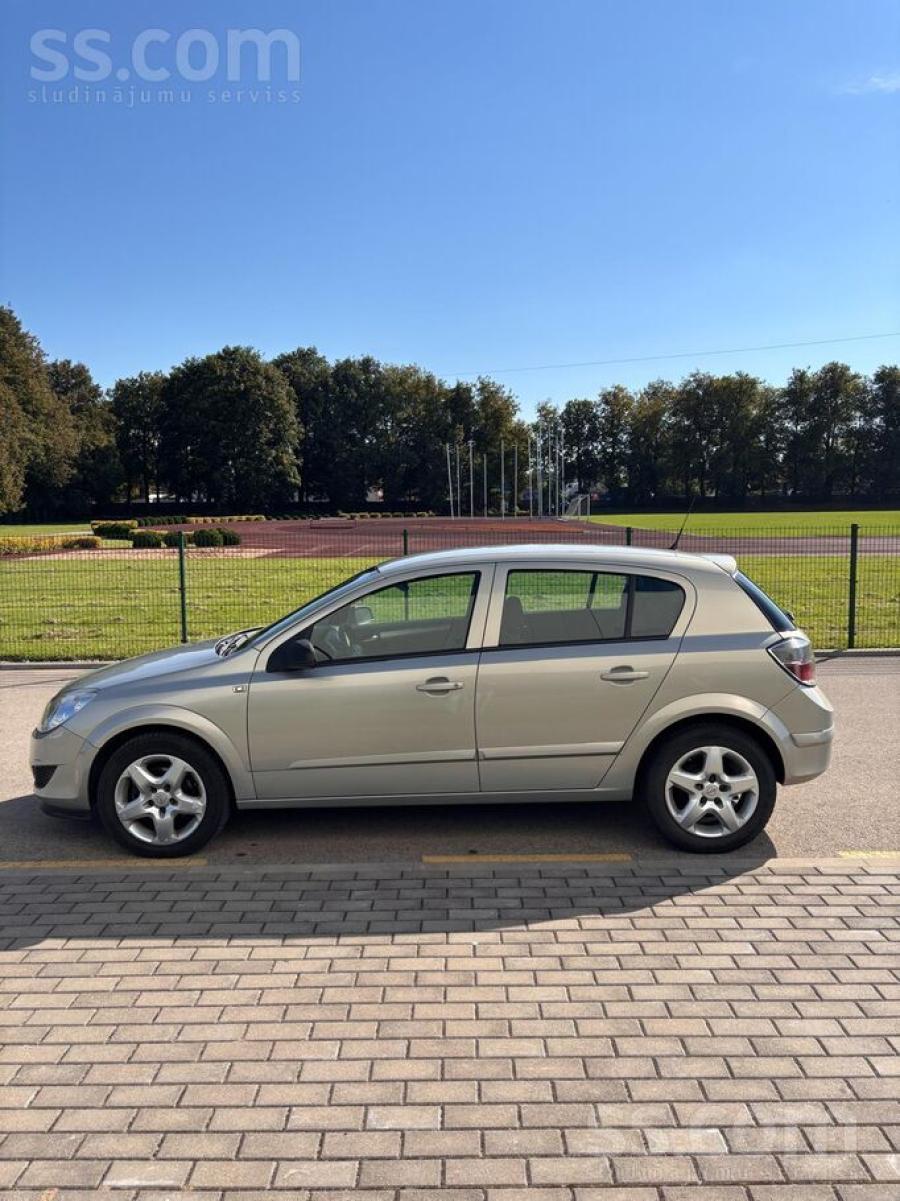 Pelēks Opel Astra 2007 Jēkabpils, ar dzinēja tilpumu 1.70 L un nobraukumu 245 tūkst. km par 3000 €, foto 4 vietnē AUTOMOTO.COM.LV