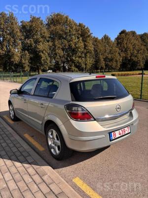 Pelēks Opel Astra 2007 Jēkabpils, ar dzinēja tilpumu 1.70 L un nobraukumu 245 tūkst. km par 3000 €, foto 5 vietnē AUTOMOTO.COM.LV