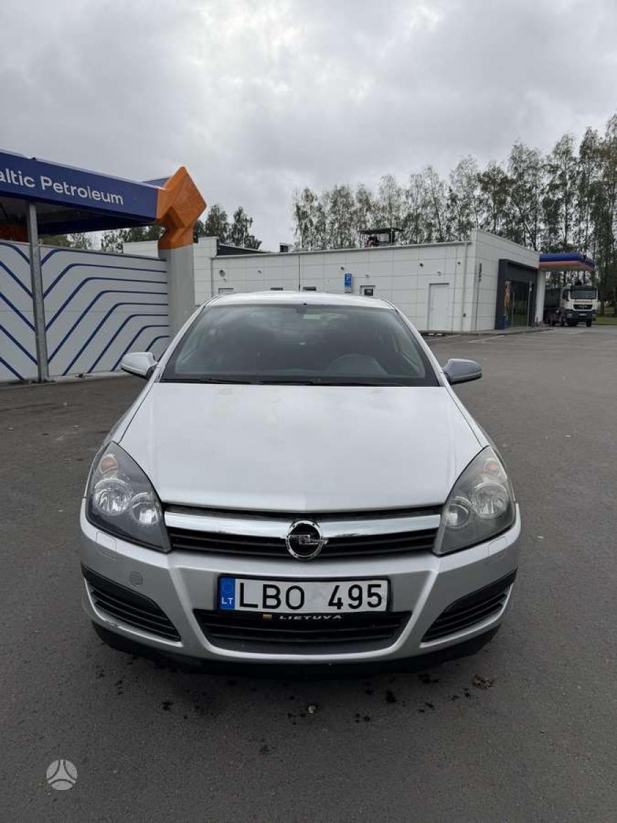 Grey Opel Astra 2007 in Vilnius, with an engine capacity of 1.90 L and mileage of 273 thousand km for 1350 €, photo 3 on AUTOMOTO.COM.LV