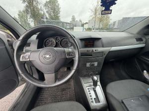 Grey Opel Astra 2007 in Vilnius, with an engine capacity of 1.90 L and mileage of 273 thousand km for 1350 €, photo 9 on AUTOMOTO.COM.LV