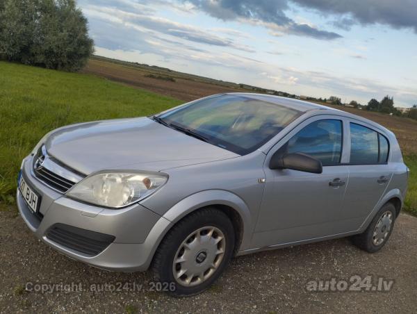 Pelēks Opel Astra 2007 Tallina, ar dzinēja tilpumu 1.20 L un nobraukumu 299 tūkst. km par 1100 €, foto 1 vietnē AUTOMOTO.COM.LV