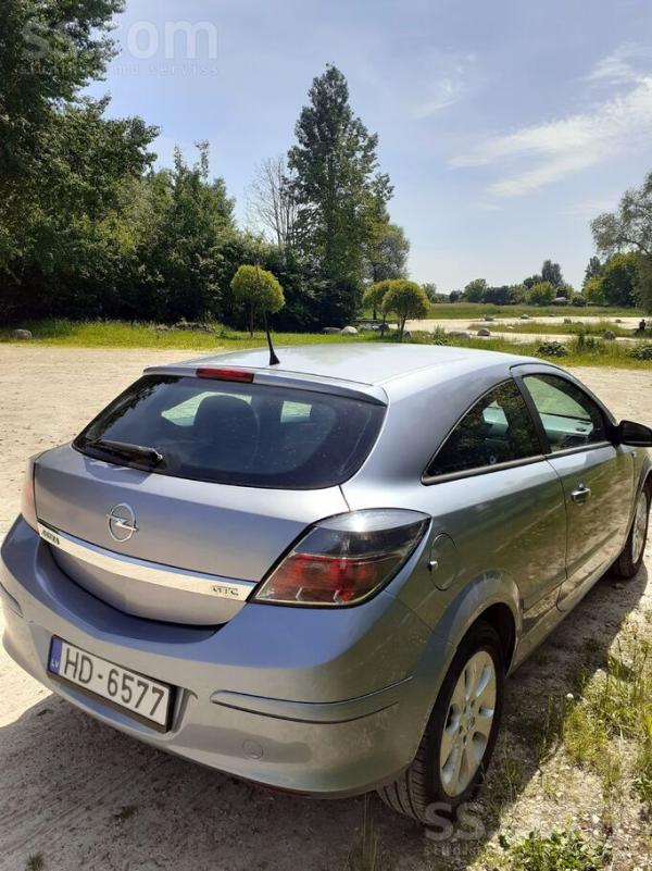 Pelēks Opel Astra 2008 Rīga, ar dzinēja tilpumu 1.60 L un nobraukumu 166 tūkst. km par 1900 €, foto 4 vietnē AUTOMOTO.COM.LV