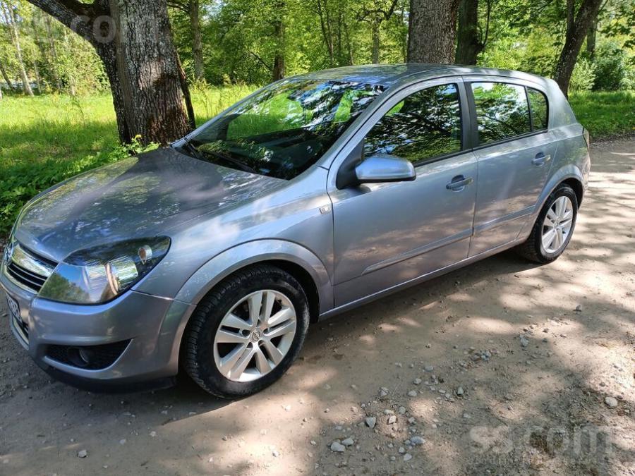 Pelēks Opel Astra 2008 Rīga, ar dzinēja tilpumu 1.90 L un nobraukumu 290 tūkst. km par 2000 €, foto 3 vietnē AUTOMOTO.COM.LV