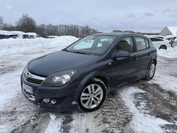 Pelēks Opel Astra 2008 Tauragė, ar dzinēja tilpumu 1.69 L un nobraukumu 278 tūkst. km par 1800 €, foto 1 vietnē AUTOMOTO.COM.LV