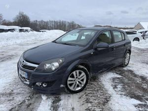 Grey Opel Astra 2008 in Taurage, with an engine capacity of 1.69 L and mileage of 278 thousand km for 1800 €, photo  on AUTOMOTO.COM.LV