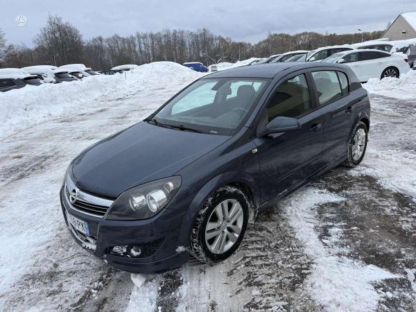 Pelēks Opel Astra 2008 Tauragė, ar dzinēja tilpumu 1.69 L un nobraukumu 278 tūkst. km par 1800 €, foto 2 vietnē AUTOMOTO.COM.LV