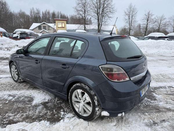 Pelēks Opel Astra 2008 Tauragė, ar dzinēja tilpumu 1.69 L un nobraukumu 278 tūkst. km par 1800 €, foto 4 vietnē AUTOMOTO.COM.LV