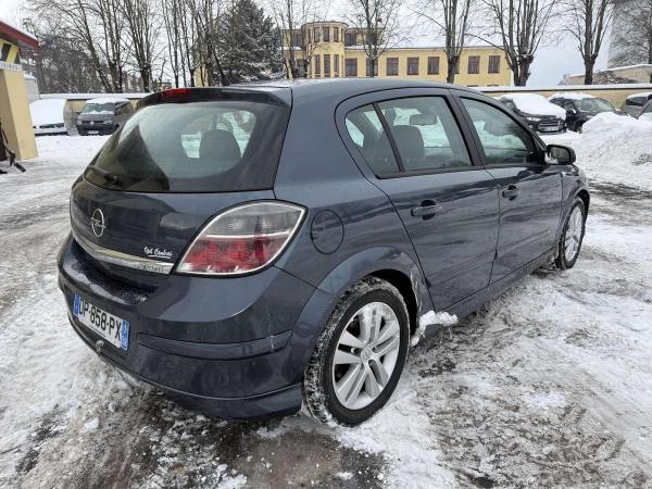 Pelēks Opel Astra 2008 Tauragė, ar dzinēja tilpumu 1.69 L un nobraukumu 278 tūkst. km par 1800 €, foto 8 vietnē AUTOMOTO.COM.LV
