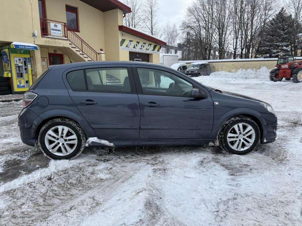 Pelēks Opel Astra 2008 Tauragė, ar dzinēja tilpumu 1.69 L un nobraukumu 278 tūkst. km par 1800 €, foto 9 vietnē AUTOMOTO.COM.LV