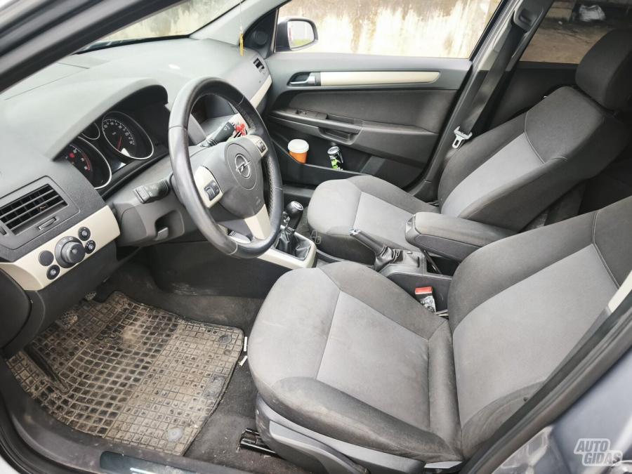Pelēks Opel Astra 2008 Kauņa, ar dzinēja tilpumu 1.60 L un nobraukumu 225 tūkst. km par 499 €, foto 7 vietnē AUTOMOTO.COM.LV