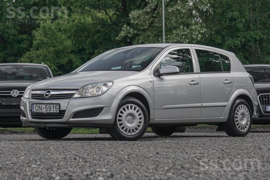Pelēks Opel Astra 2008 Rīga, ar dzinēja tilpumu 1.40 L un nobraukumu 180 tūkst. km par 2790 €, foto 1 vietnē AUTOMOTO.COM.LV