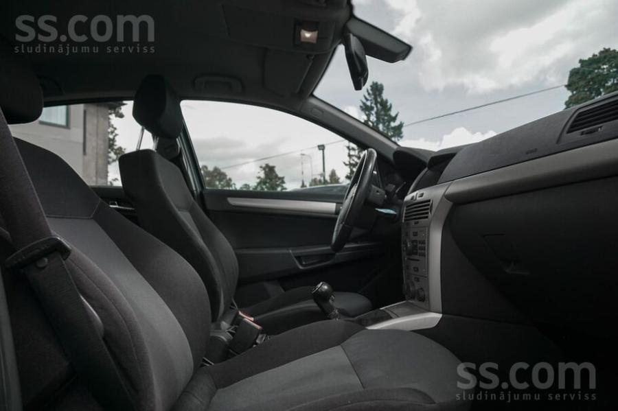 Pelēks Opel Astra 2008 Rīga, ar dzinēja tilpumu 1.40 L un nobraukumu 180 tūkst. km par 2790 €, foto 6 vietnē AUTOMOTO.COM.LV