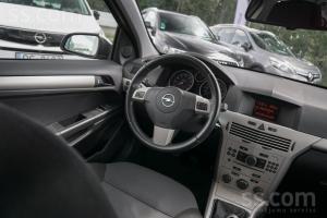 Pelēks Opel Astra 2008 Rīga, ar dzinēja tilpumu 1.40 L un nobraukumu 180 tūkst. km par 2790 €, foto 8 vietnē AUTOMOTO.COM.LV