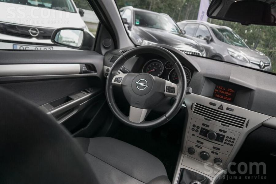 Pelēks Opel Astra 2008 Rīga, ar dzinēja tilpumu 1.40 L un nobraukumu 180 tūkst. km par 2790 €, foto 8 vietnē AUTOMOTO.COM.LV