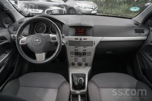 Pelēks Opel Astra 2008 Rīga, ar dzinēja tilpumu 1.40 L un nobraukumu 180 tūkst. km par 2790 €, foto 9 vietnē AUTOMOTO.COM.LV