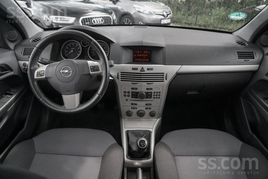 Pelēks Opel Astra 2008 Rīga, ar dzinēja tilpumu 1.40 L un nobraukumu 180 tūkst. km par 2790 €, foto 9 vietnē AUTOMOTO.COM.LV