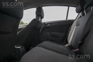 Pelēks Opel Astra 2008 Rīga, ar dzinēja tilpumu 1.40 L un nobraukumu 180 tūkst. km par 2790 €, foto 14 vietnē AUTOMOTO.COM.LV