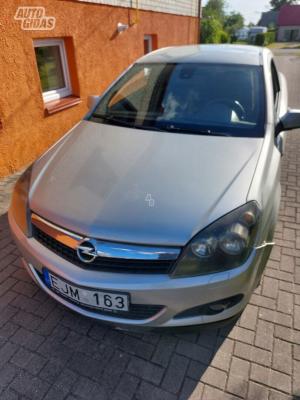 Grey Opel Astra 2008 in Akmene, with an engine capacity of 1.70 L and mileage of 200 thousand km for 700 €, photo 7 on AUTOMOTO.COM.LV