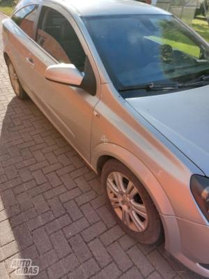 Grey Opel Astra 2008 in Akmene, with an engine capacity of 1.70 L and mileage of 200 thousand km for 700 €, photo 8 on AUTOMOTO.COM.LV