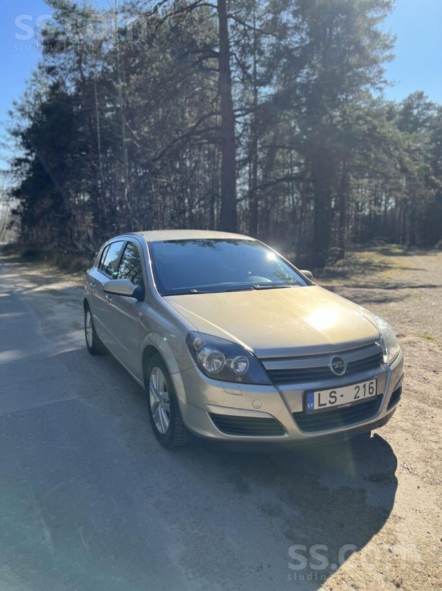 Grey Opel Astra 2008 in Riga, with an engine capacity of 1.90 L and mileage of 278 thousand km for 1850 €, photo 1 on AUTOMOTO.COM.LV