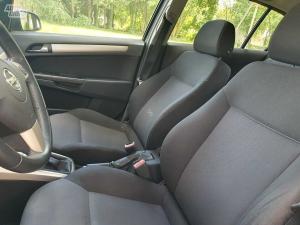Grey Opel Astra 2008 in Vilkaviskis, with an engine capacity of 1.60 L and mileage of 250 thousand km for 650 €, photo 9 on AUTOMOTO.COM.LV