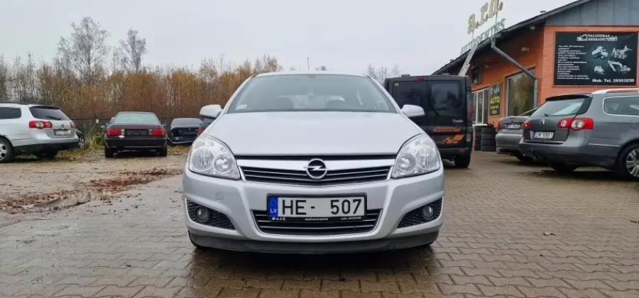 Pelēks Opel Astra 2008 Valmiera, ar dzinēja tilpumu 1.60 L un nobraukumu 217 tūkst. km par 1950 €, foto 9 vietnē AUTOMOTO.COM.LV