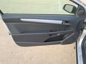 Pelēks Opel Astra 2008 Kauņa, ar dzinēja tilpumu 1.90 L un nobraukumu 208 tūkst. km par 1990 €, foto 13 vietnē AUTOMOTO.COM.LV