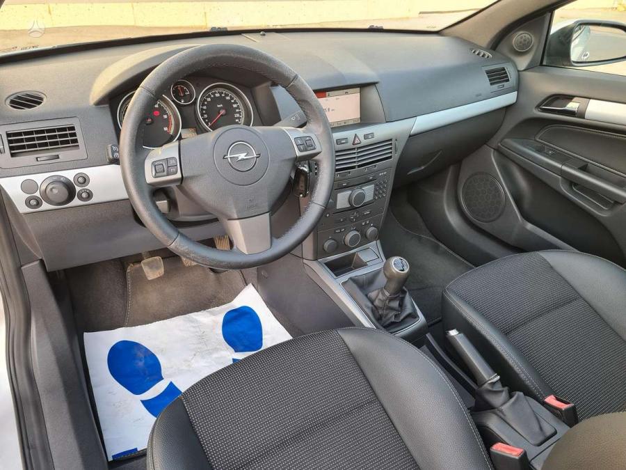 Pelēks Opel Astra 2008 Kauņa, ar dzinēja tilpumu 1.90 L un nobraukumu 208 tūkst. km par 1990 €, foto 14 vietnē AUTOMOTO.COM.LV