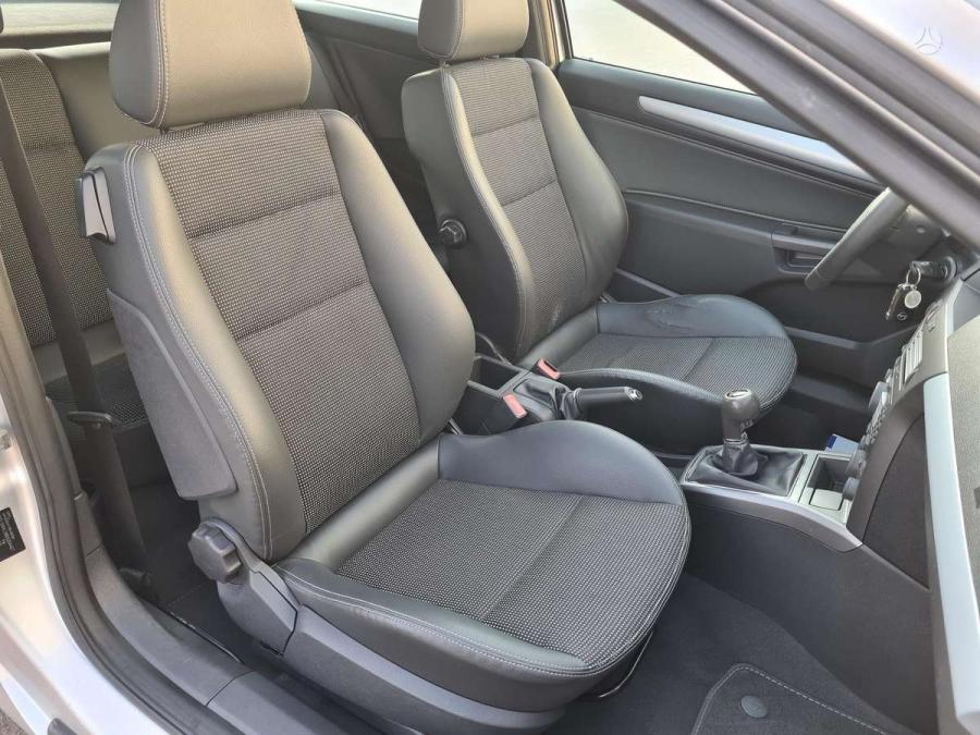 Pelēks Opel Astra 2008 Kauņa, ar dzinēja tilpumu 1.90 L un nobraukumu 208 tūkst. km par 1990 €, foto 19 vietnē AUTOMOTO.COM.LV