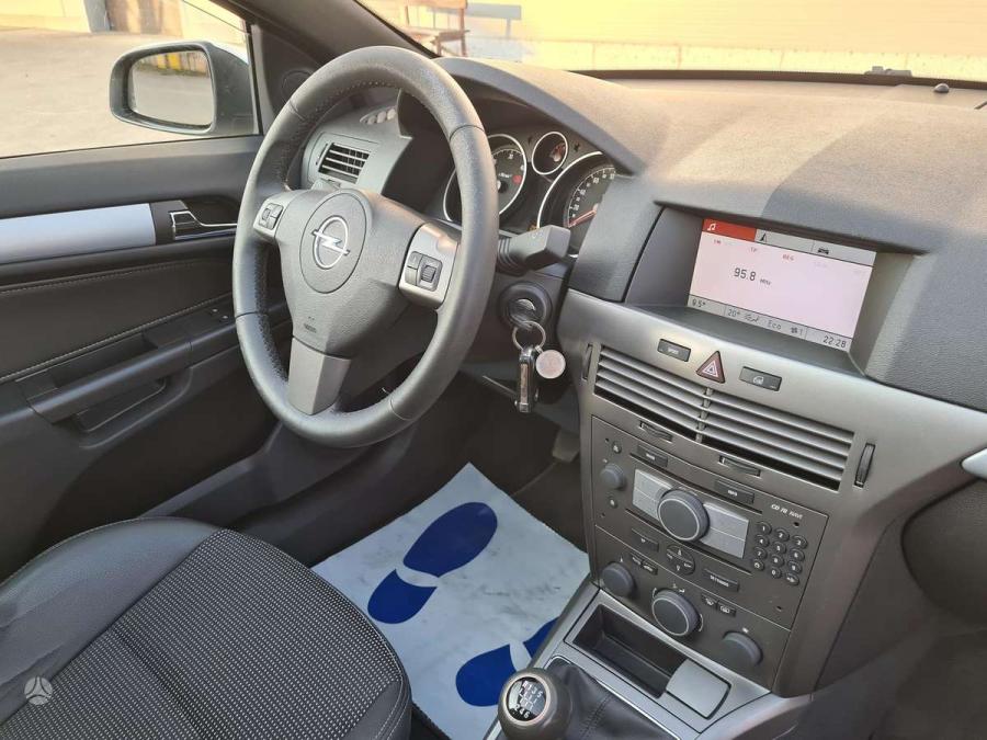 Pelēks Opel Astra 2008 Kauņa, ar dzinēja tilpumu 1.90 L un nobraukumu 208 tūkst. km par 1990 €, foto 20 vietnē AUTOMOTO.COM.LV