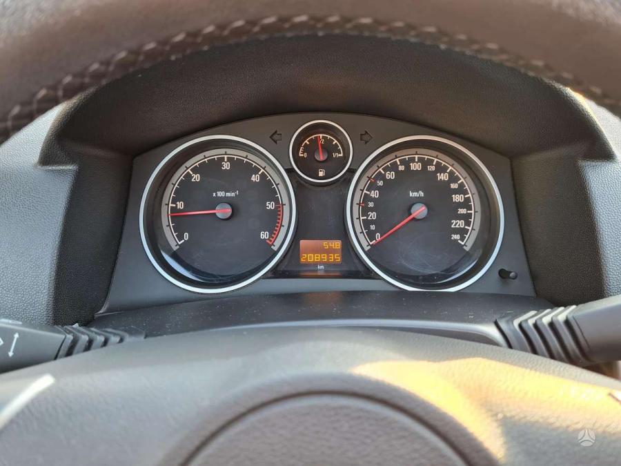 Pelēks Opel Astra 2008 Kauņa, ar dzinēja tilpumu 1.90 L un nobraukumu 208 tūkst. km par 1990 €, foto 21 vietnē AUTOMOTO.COM.LV